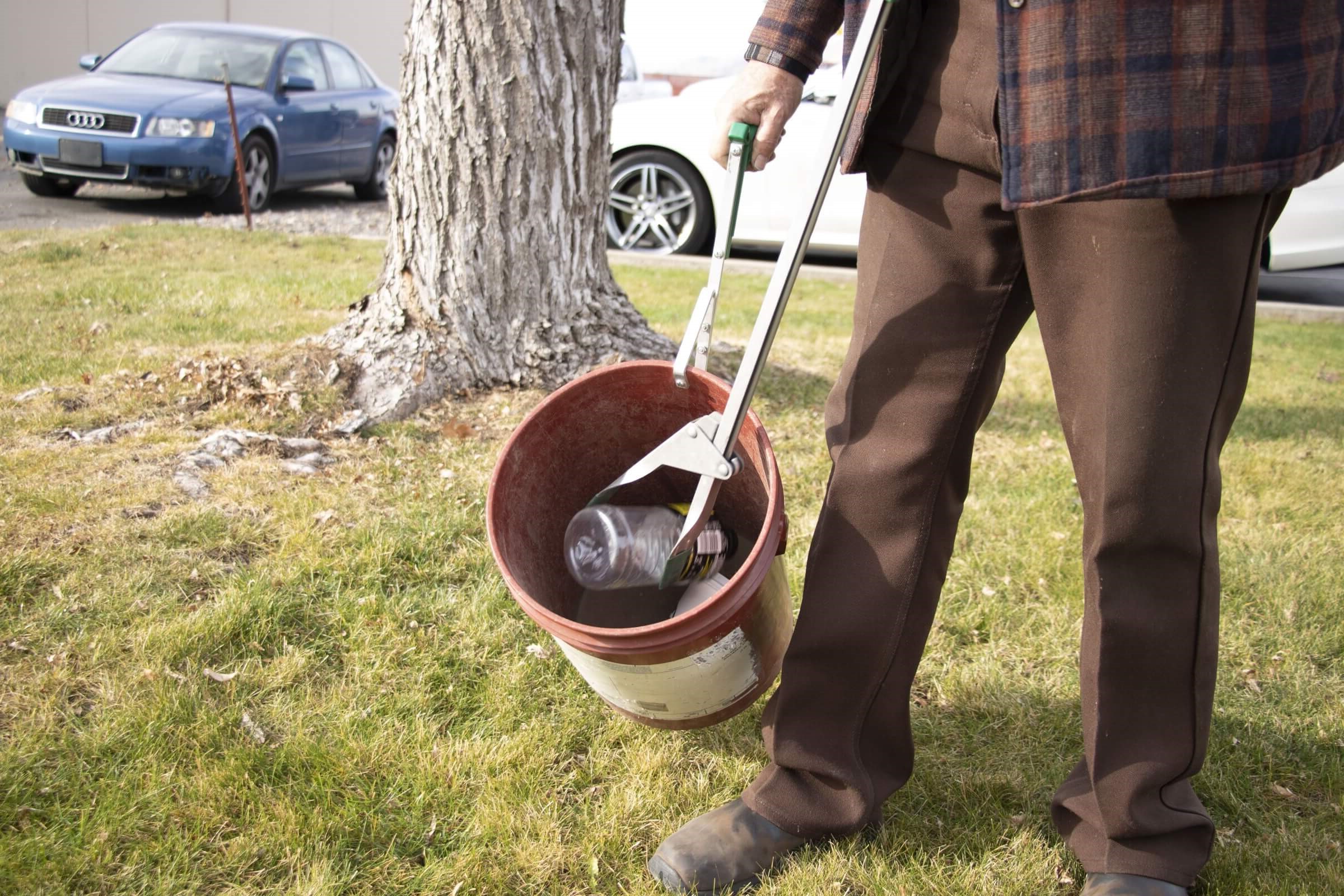 Grapplers Inc. | The Best Trash Pickup & Reaching Tool in the USA